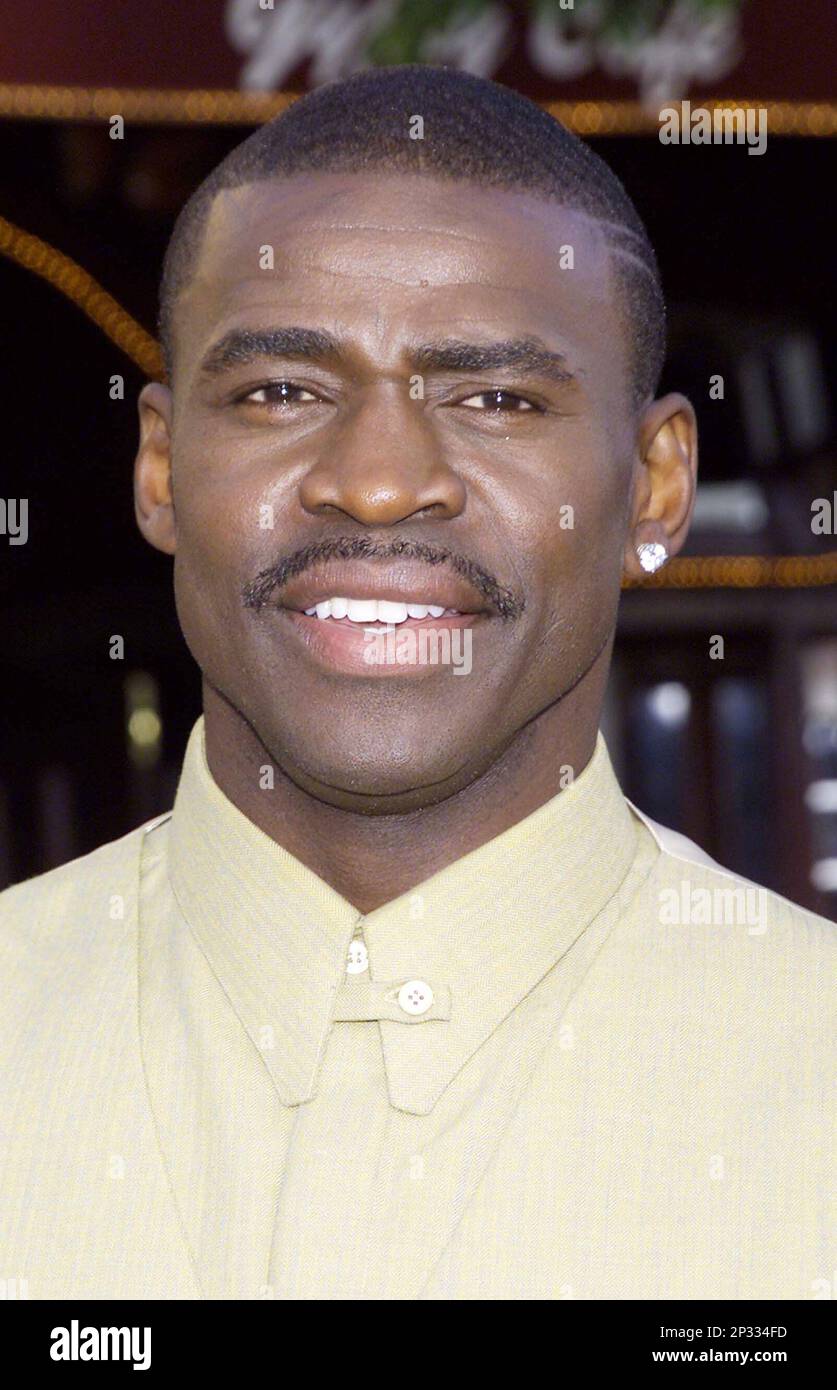 Photo by: Tom Lau STAR MAX Inc. - copyright 2002 ALL RIGHTS RESERVED ...