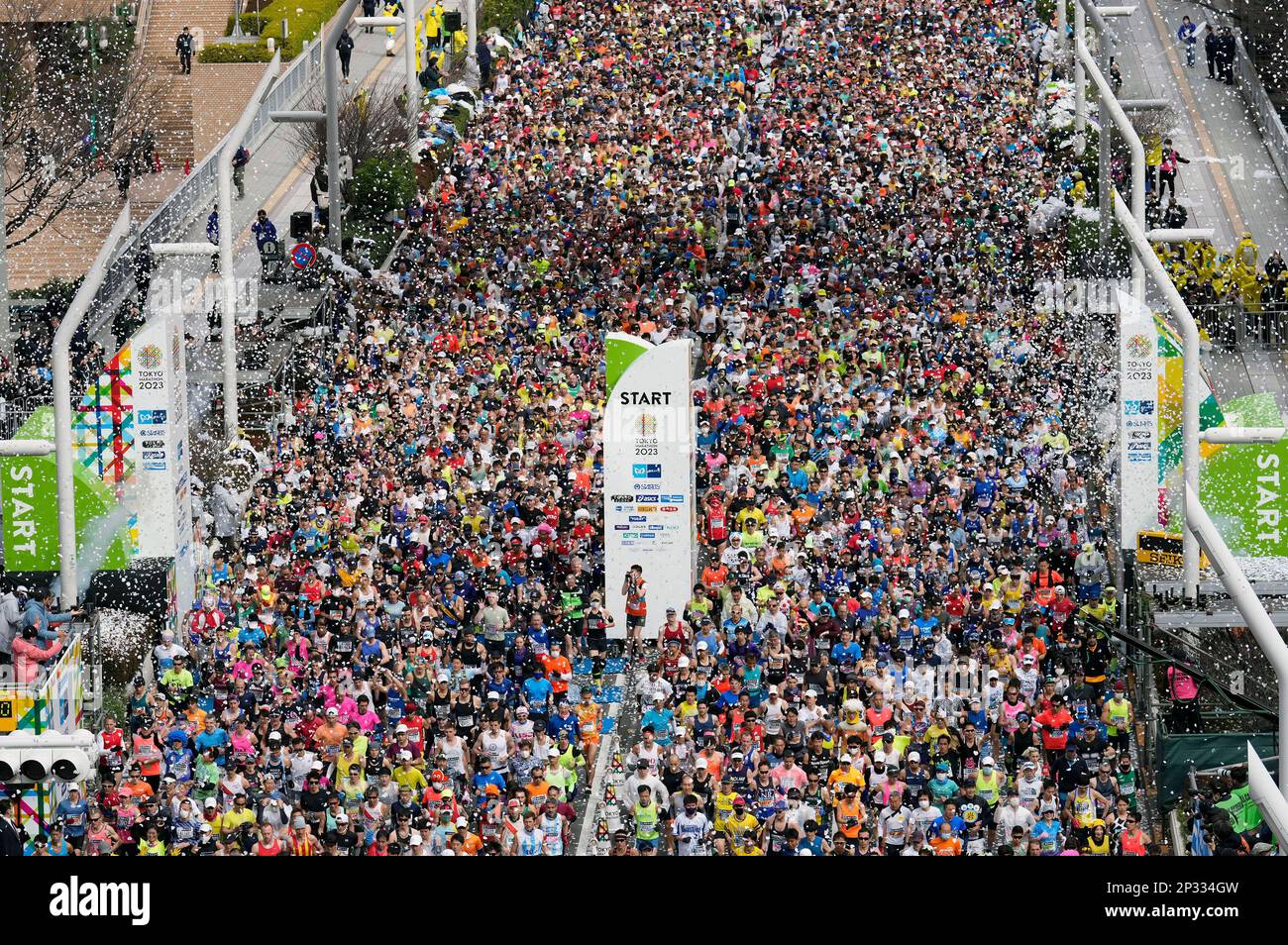 Tokyo, TOKYO, Japan. 5th Mar, 2023. Runners fill the street in front of ...