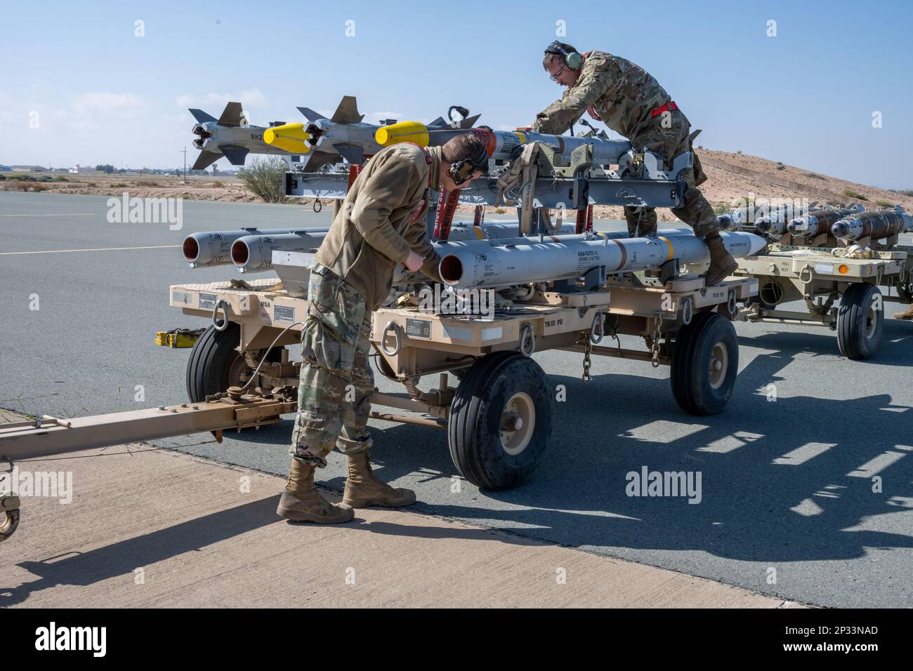 U.S. Air Force Airmen assigned to the 77th Expeditionary Fighter ...