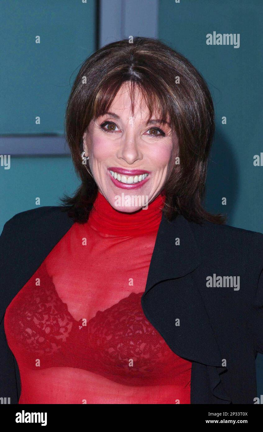 Photo by: Lee Roth STAR MAX, Inc. - copyright 2003 ALL RIGHTS RESERVED Telephone/Fax: (212) 995 ...