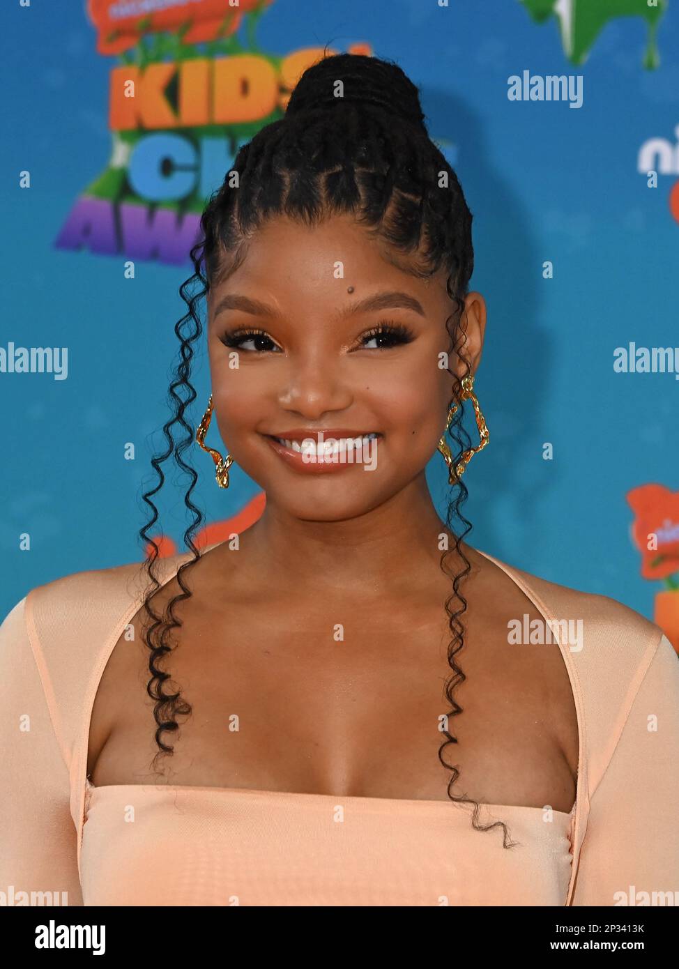 Los Angeles, USA. 4th Mar 2023. Halle Bailey arriving at the Nickelodeon Kids’ Choice Awards ...