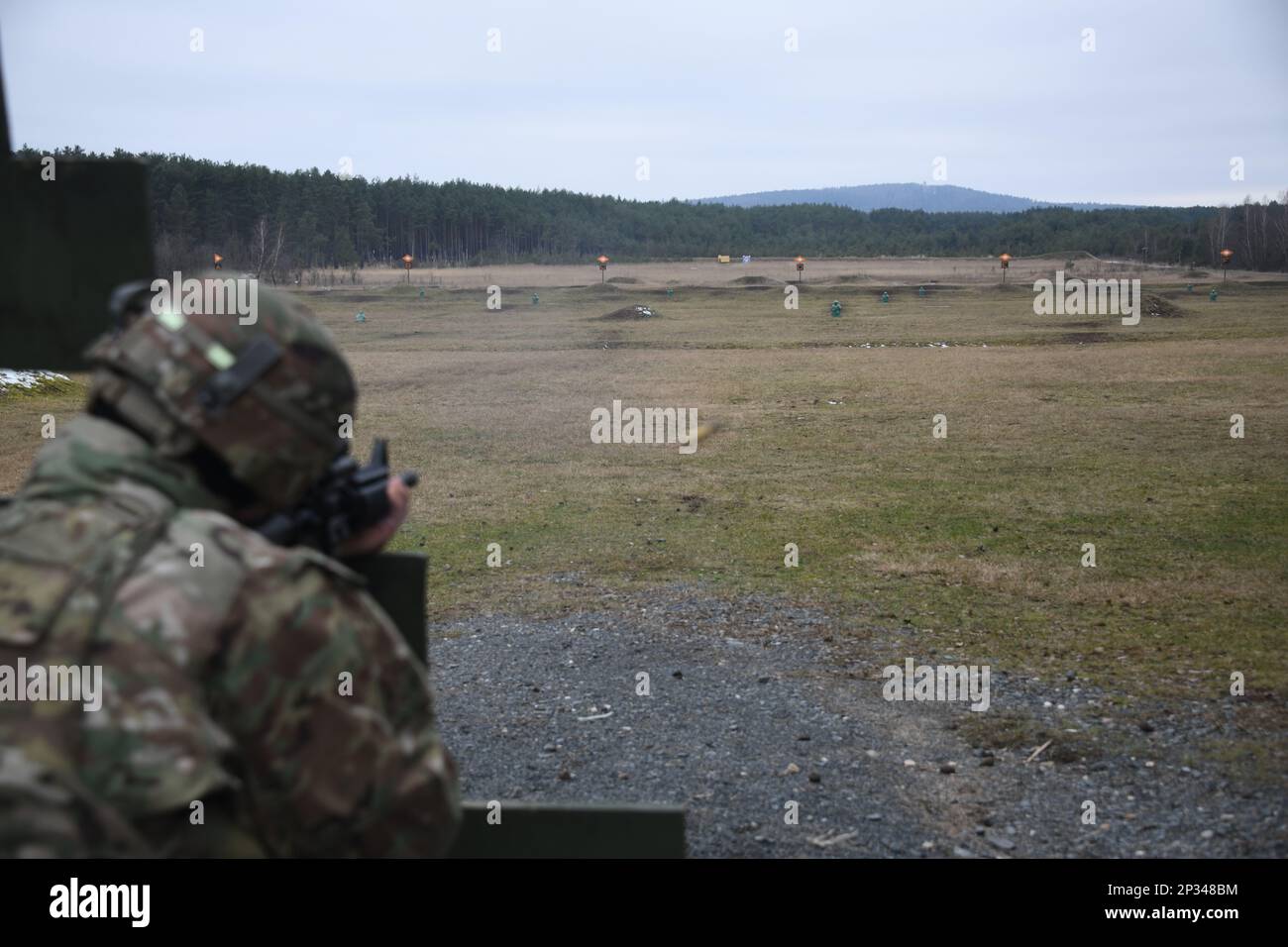 U.S. Soldiers assigned to Headquarters and Headquarters Company, 522nd ...