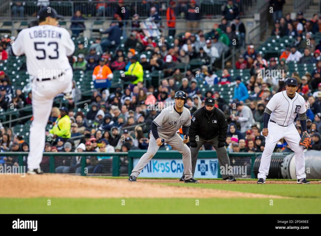 21 APRIL 2015: New York Yankees first baseman Mark Teixeira (25) gets a ...