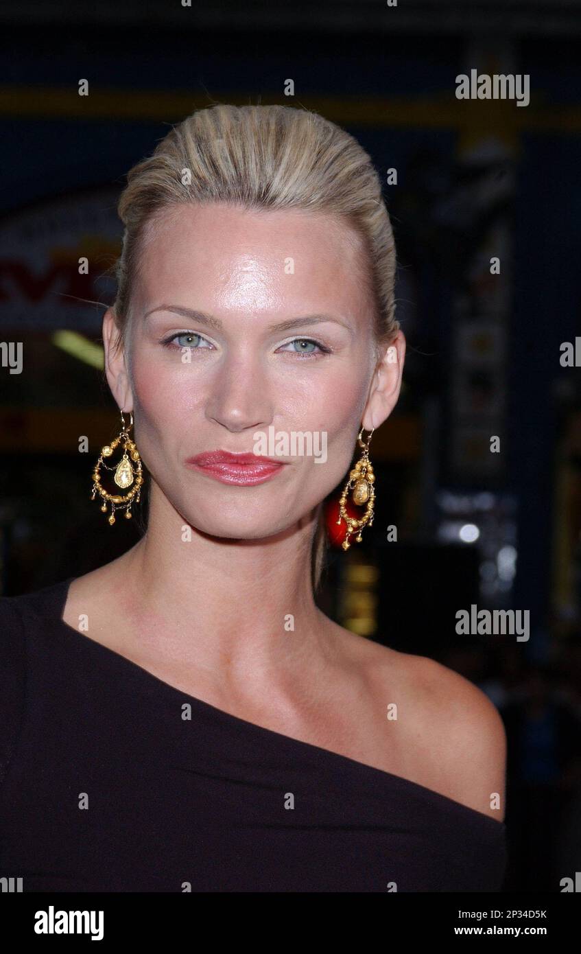 Photo by: Lee RothSTAR MAX, Inc. - copyright 2003ALL RIGHTS ...