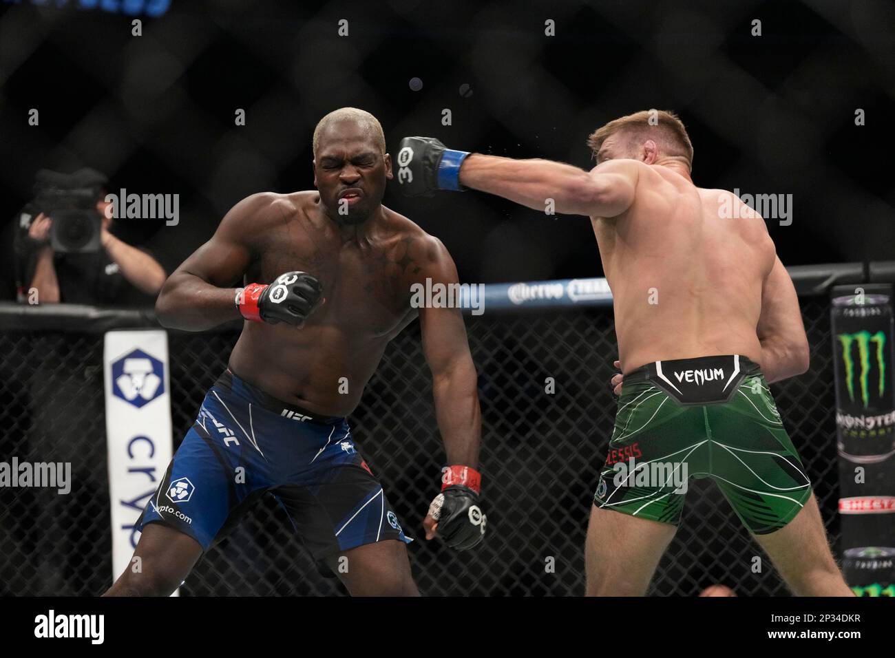 Dricus du plessis 2023 hi-res stock photography and images - Alamy