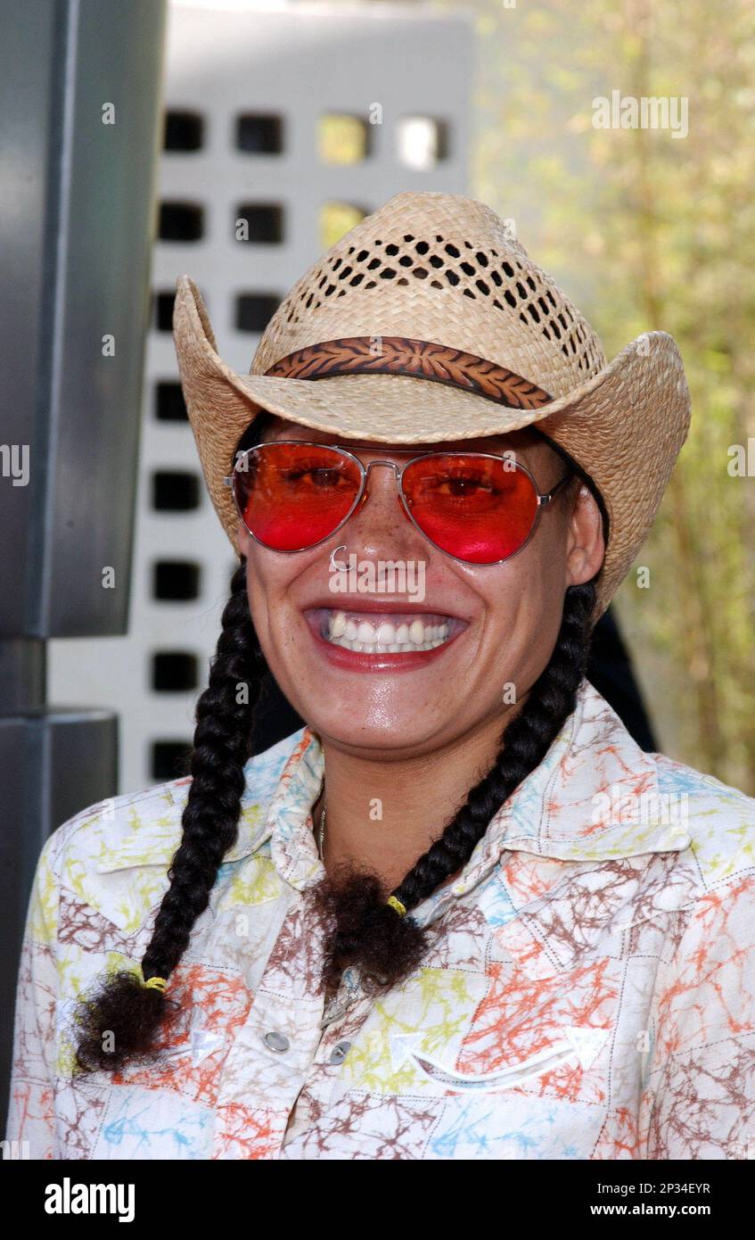 Photo by: Lee RothSTAR MAX, Inc. - copyright 2003ALL RIGHTS ...