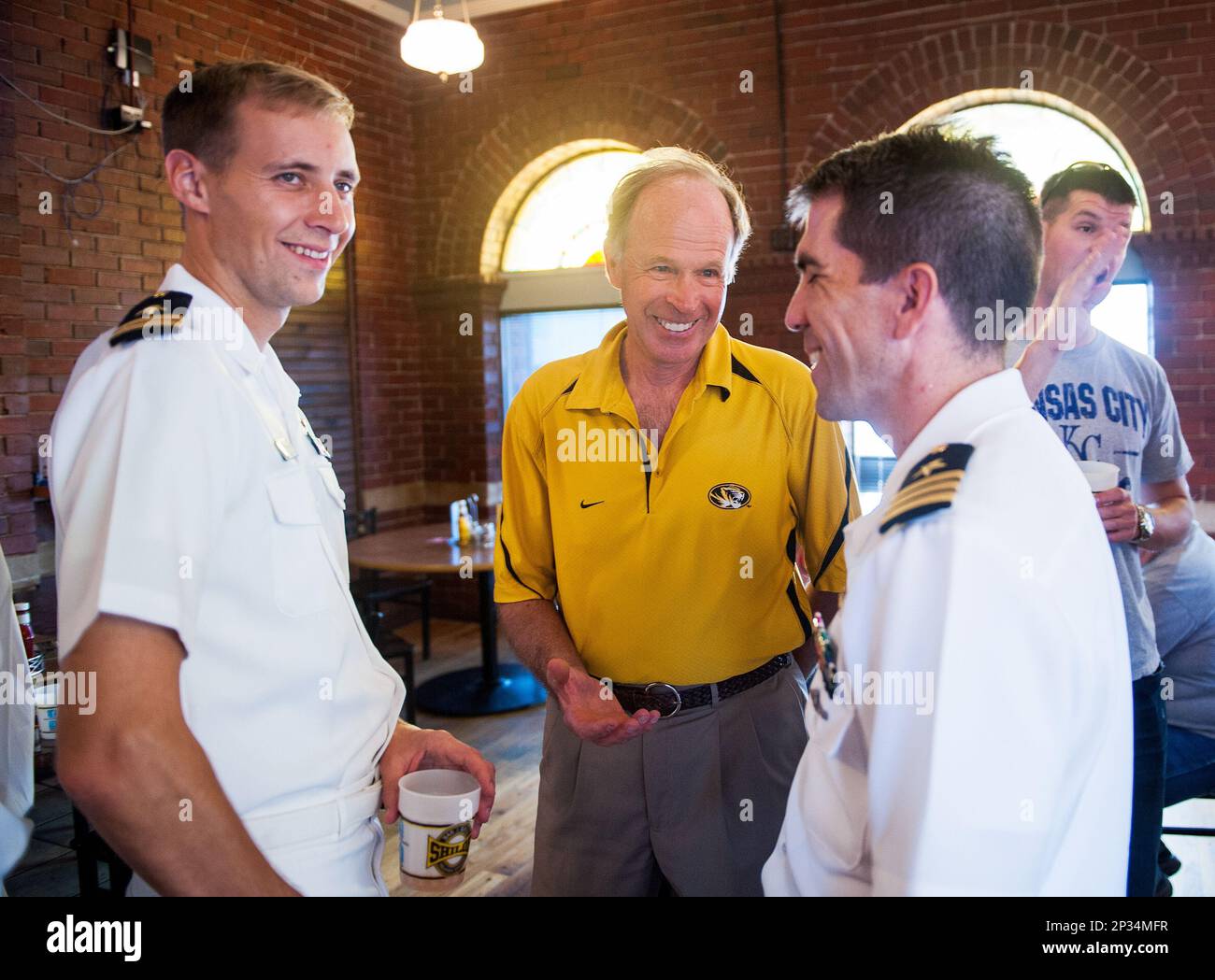 ADVANCE FOR RELEASE FRIDAY, APRIL 24, 2015 Columbia mayor Bob McDavid ...