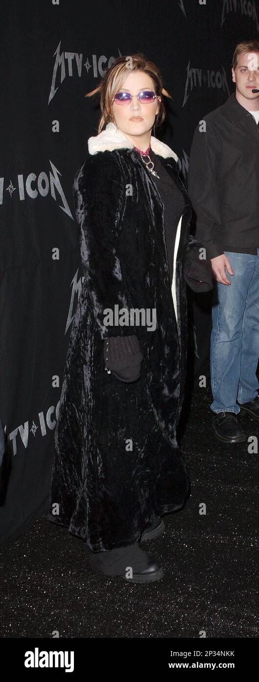 Photo by: Lee Roth STAR MAX, Inc. - copyright 2003 ALL RIGHTS RESERVED Telephone/Fax: (212) 995 ...