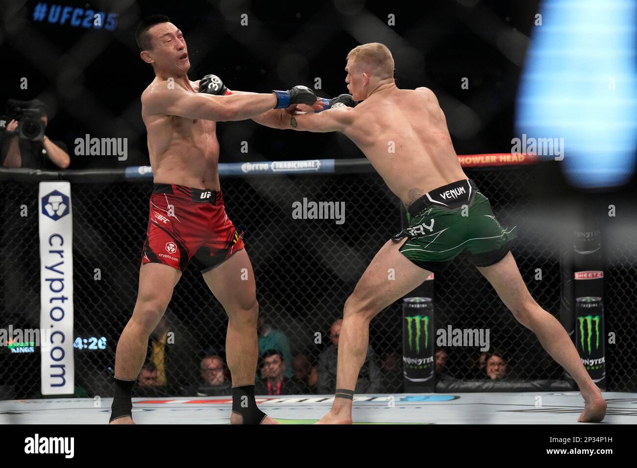 Kenan song hi-res stock photography and images - Alamy