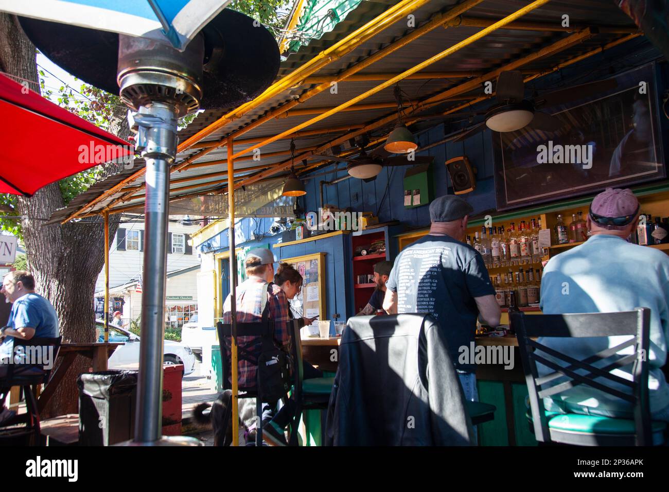 Hope seated hi-res stock photography and images - Alamy