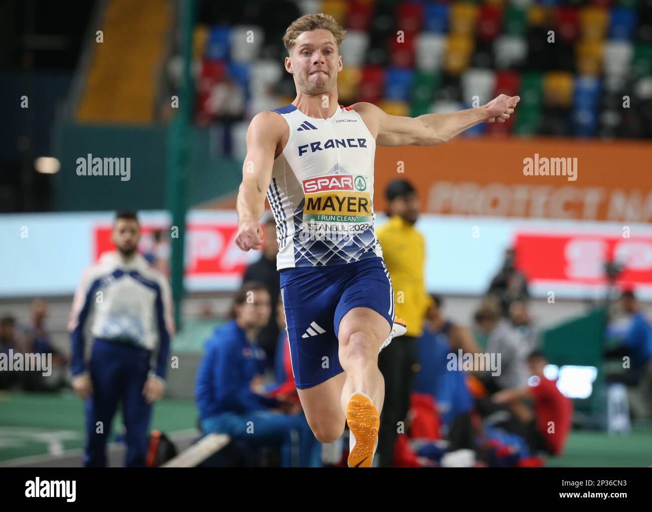 Long jump for men hi-res stock photography and images - Alamy