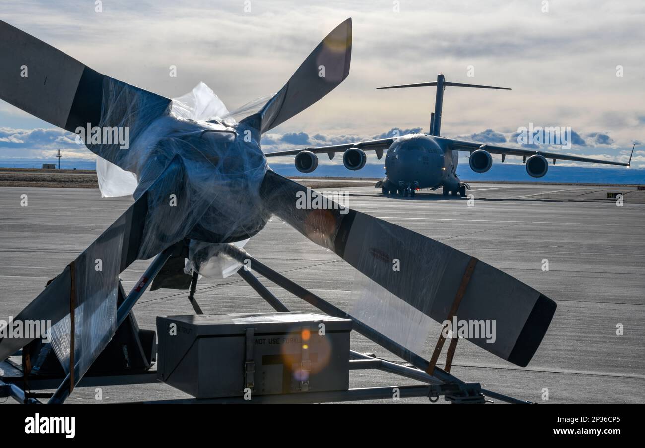 A C-17 Globemaster III aircraft from Pittsburgh Air Reserve Station ...