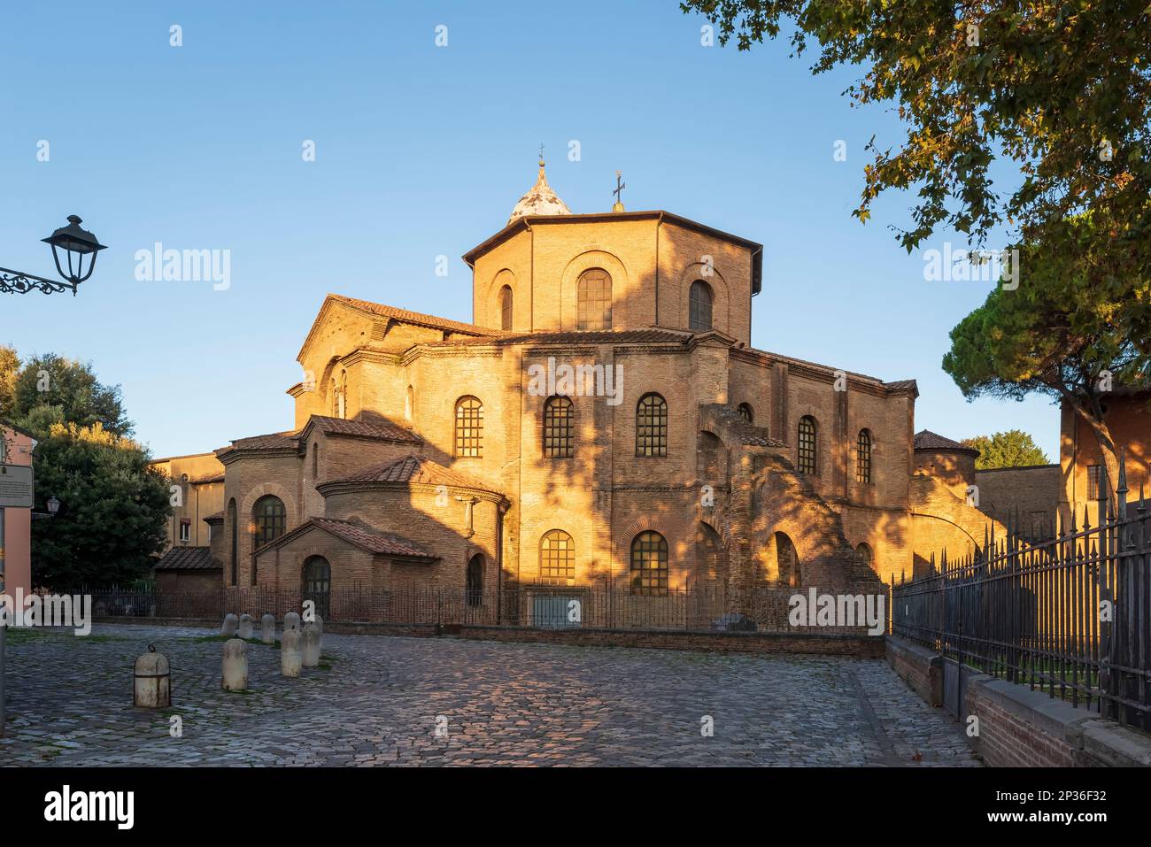 Basilica di San Vitale, one of the most important examples of early ...