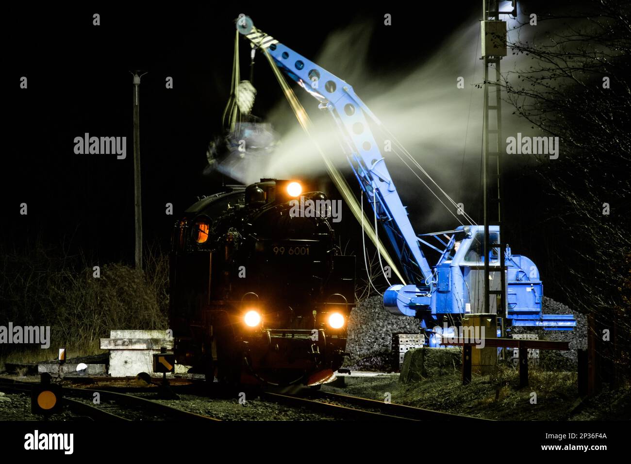 Loading gauge hi-res stock photography and images - Alamy