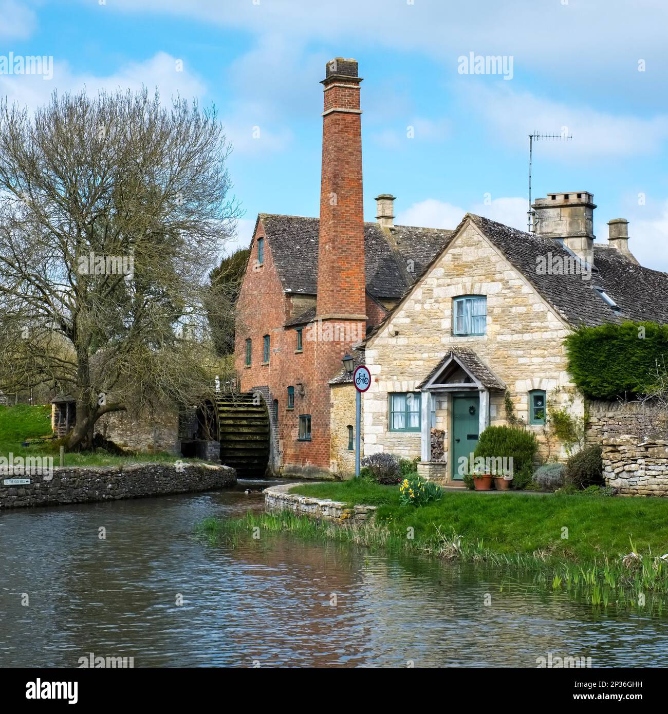 Scenic View of Lower Slaughter Village in the Cotswolds Stock Photo - Alamy