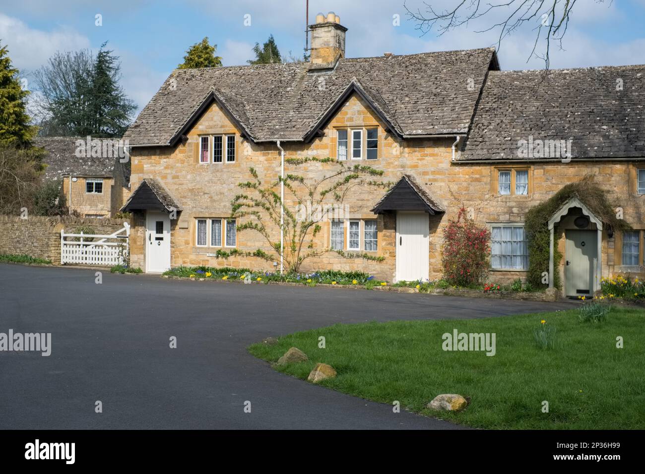 Scenic View of Lower Slaughter Village in the Cotswolds Stock Photo - Alamy