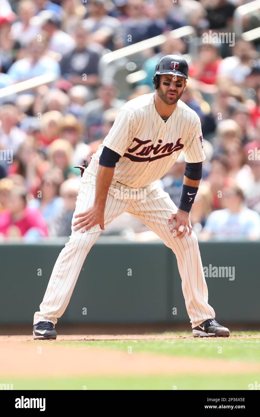 April 18, 2015: Minnesota Twins infielder Joe Mauer (7) at first base ...