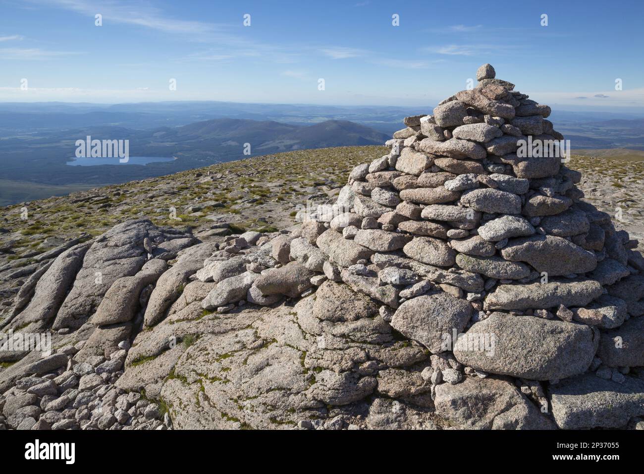 Cairn on mountain summit, Cairn Gorm, Cairngorms N. P. Highlands ...