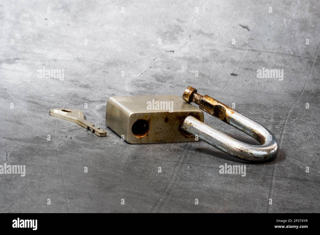 Broken padlock hi-res stock photography and images - Alamy