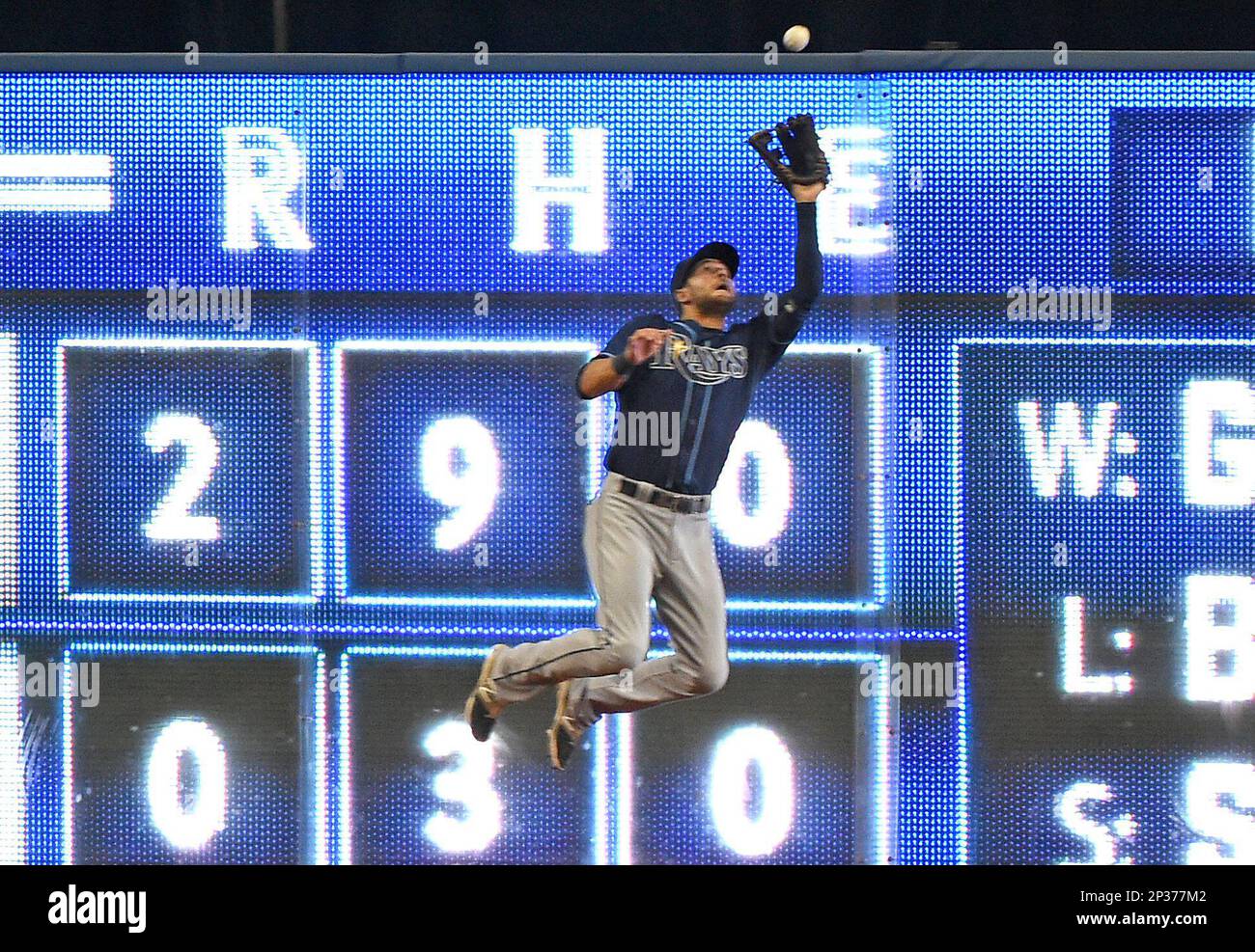April 14, 2015: Tampa Bay Rays center fielder Kevin Kiermaier (39 ...