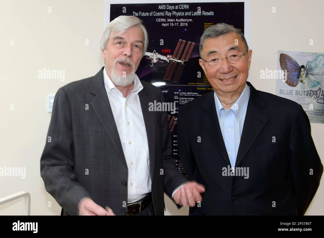 Rolf-Dieter Heuer, left, Director General of CERN, poses with Samuel ...