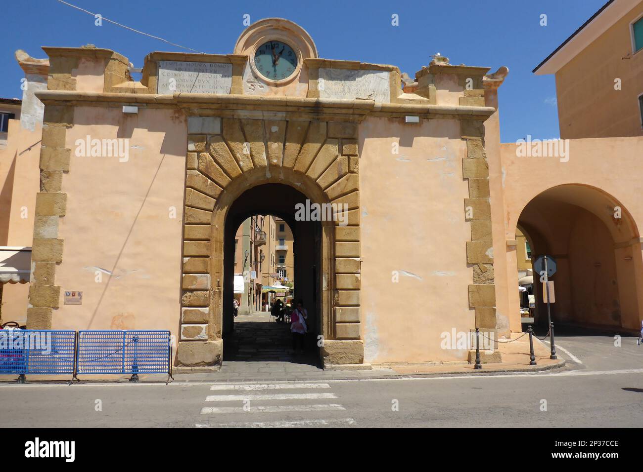Old harbour gate, access to the old town, Portoferraio, Elba, Tuscany ...