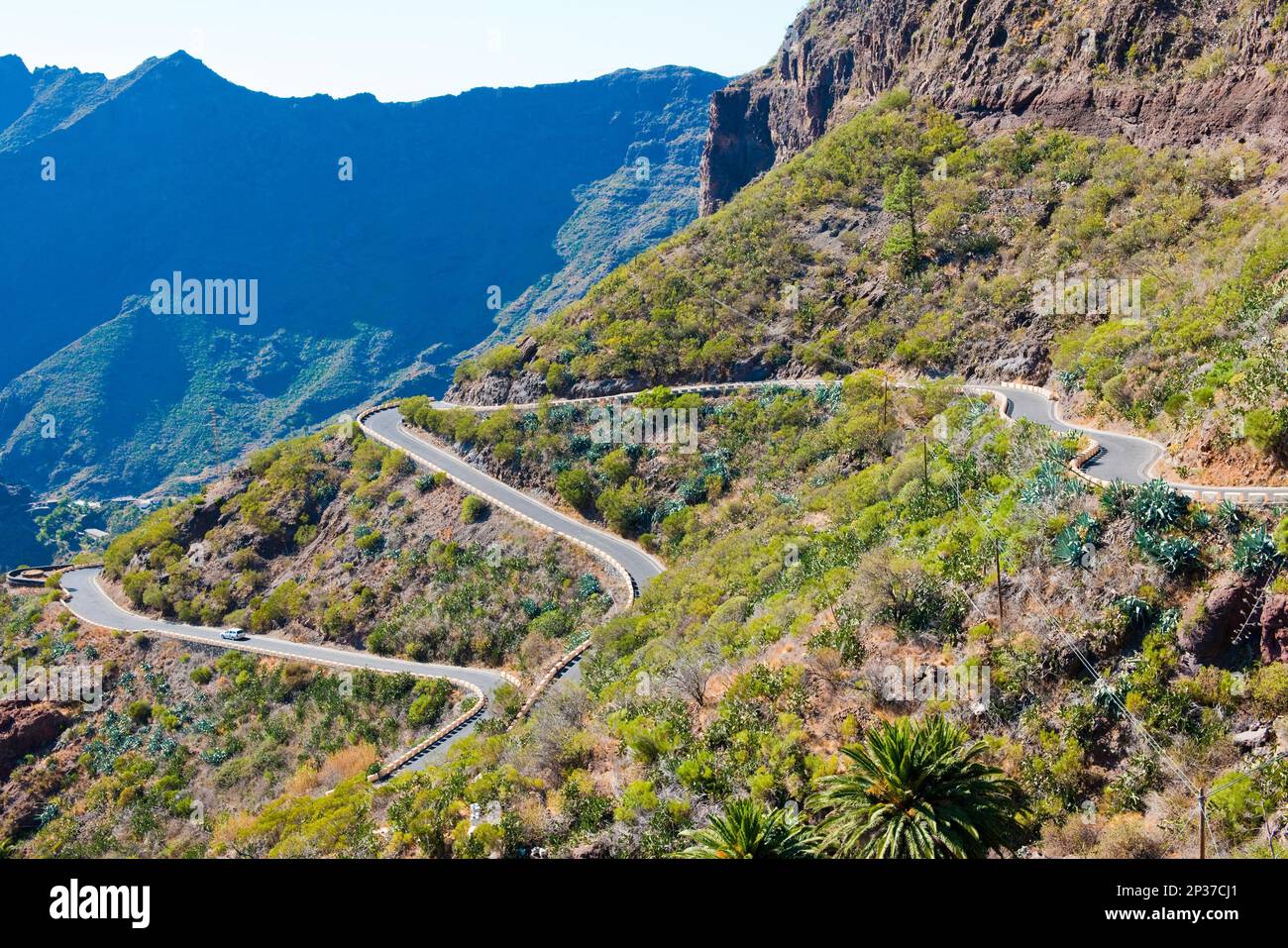 Country road, serpentine, curves, hairpin bends, serpentine road in ...
