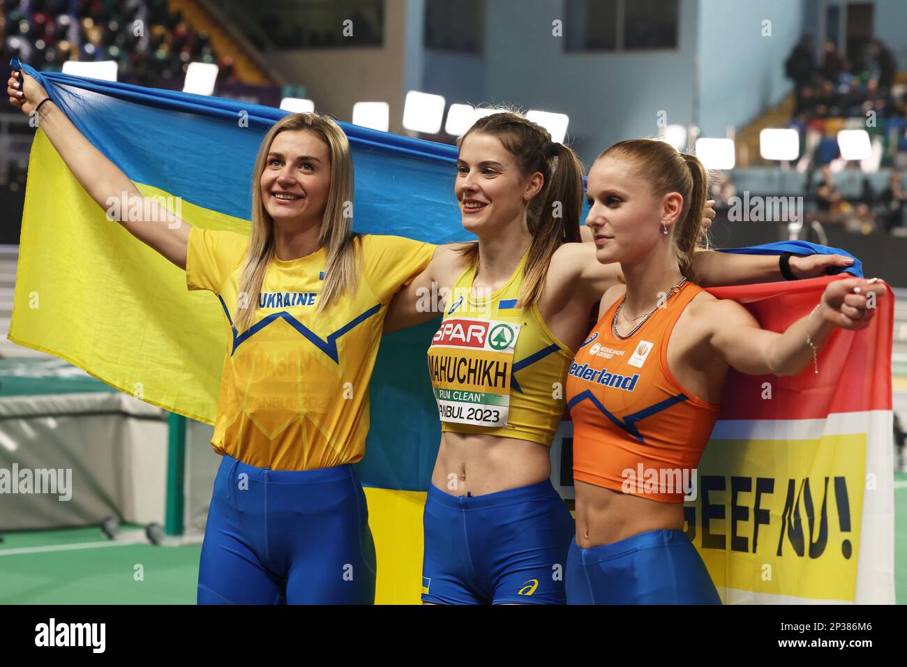 Bronze medalist Kateryna Tabashnyk, of Ukraine, gold medalist Yaroslava ...