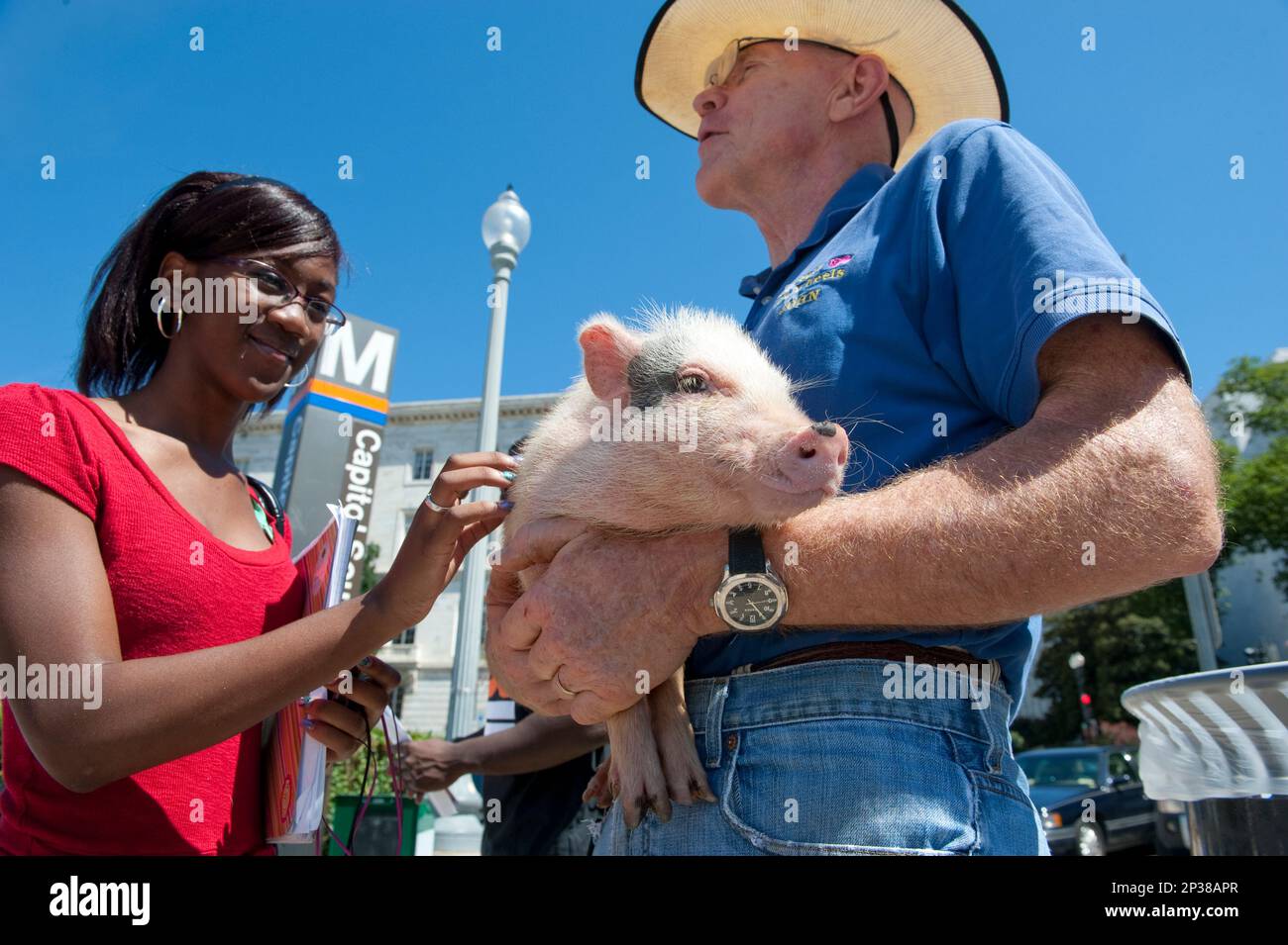 UNITED STATES - JULY 14: A few dozen District residents armed with pot ...