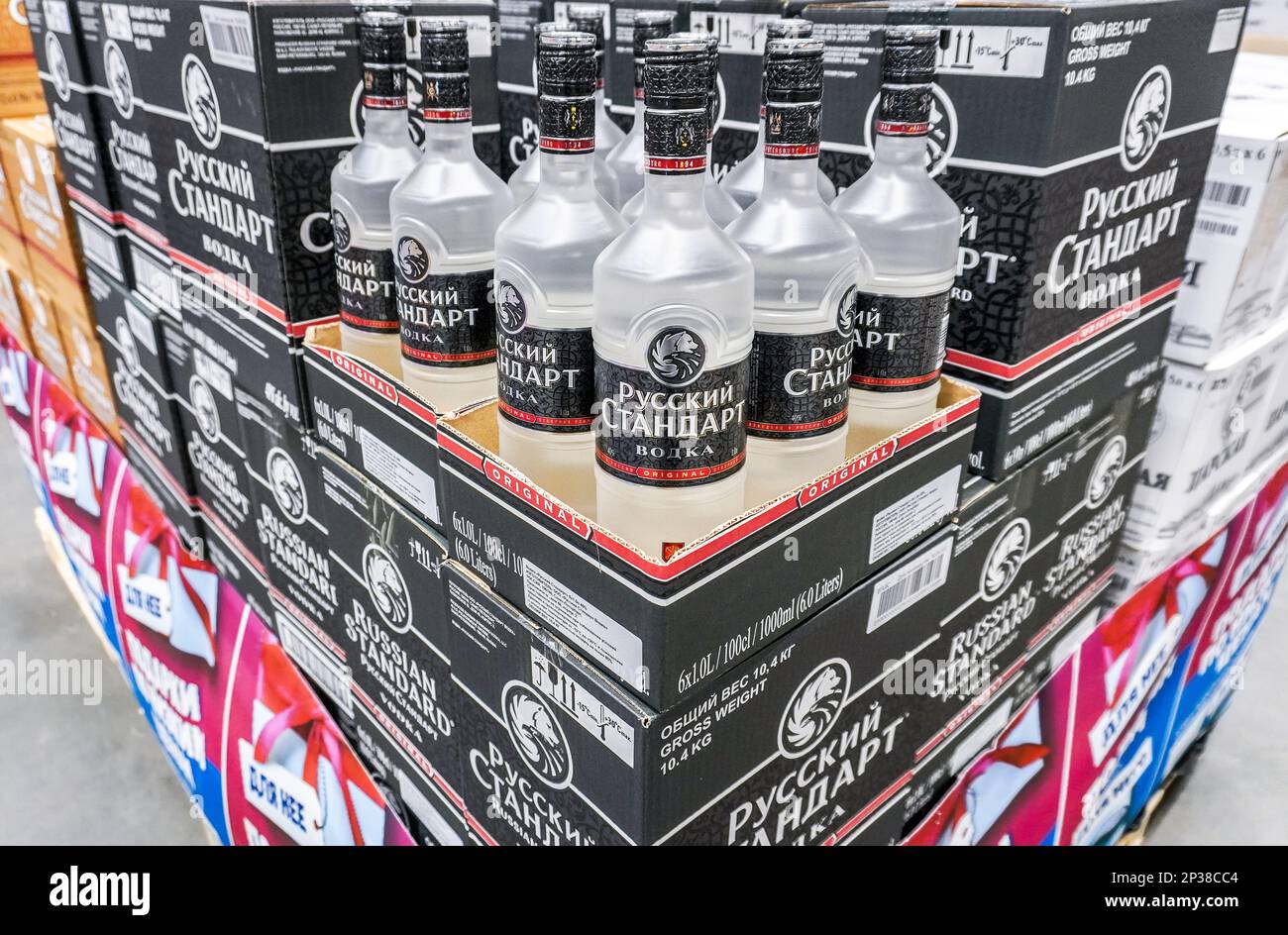 Vodka bottled hi-res stock photography and images - Alamy