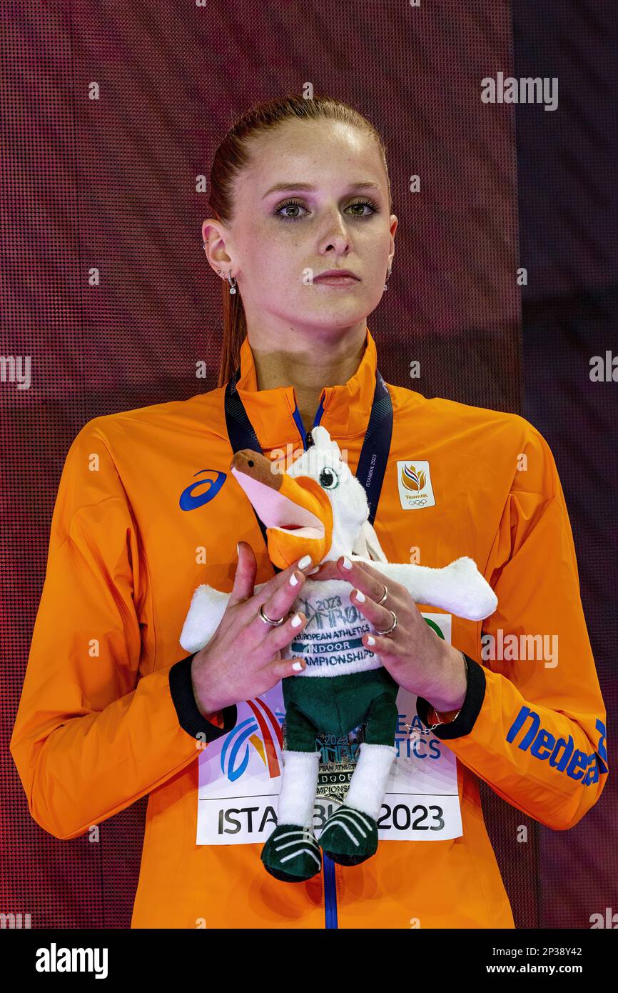 ISTANBUL - Britt Weerman during the high jump ceremony on the fourth ...