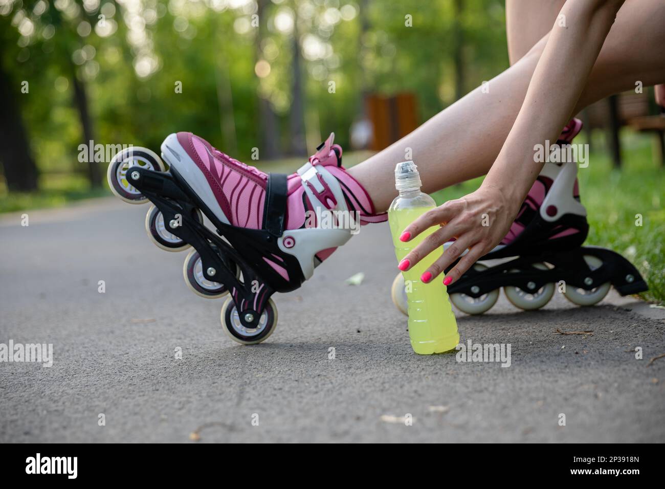 Shade rollers hi-res stock photography and images - Alamy