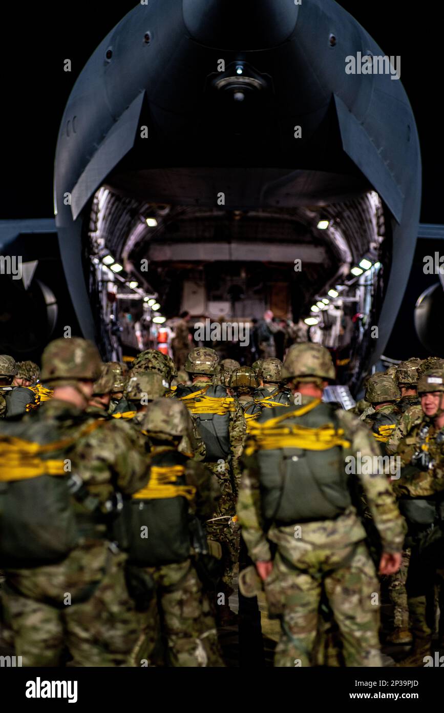 Paratroopers of the 2nd Brigade Combat Team, 82nd Airborne Division ...