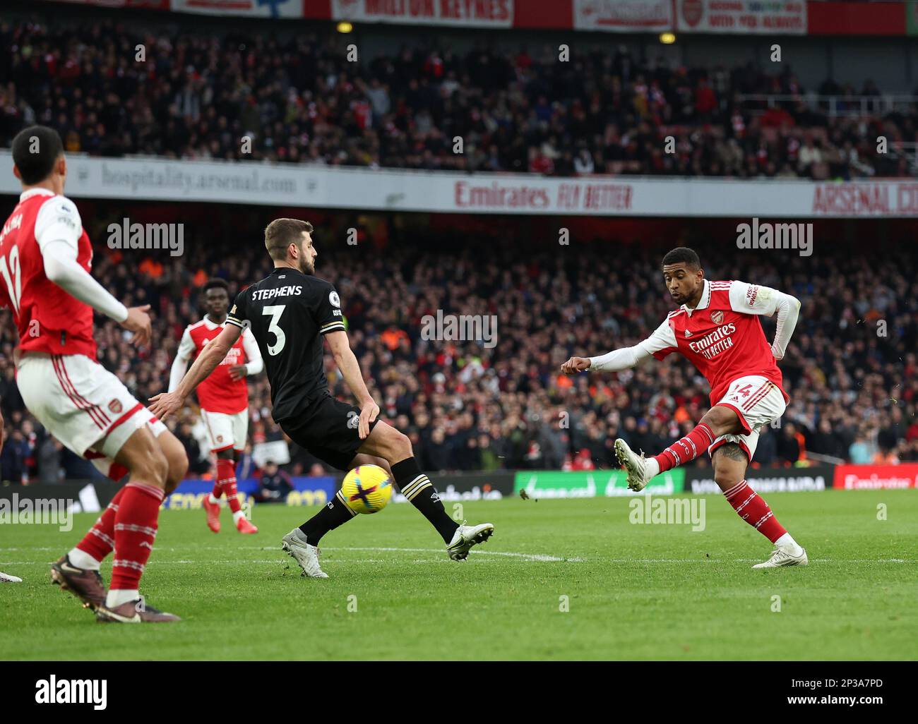 Arsenal premier league goal hi-res stock photography and images - Alamy