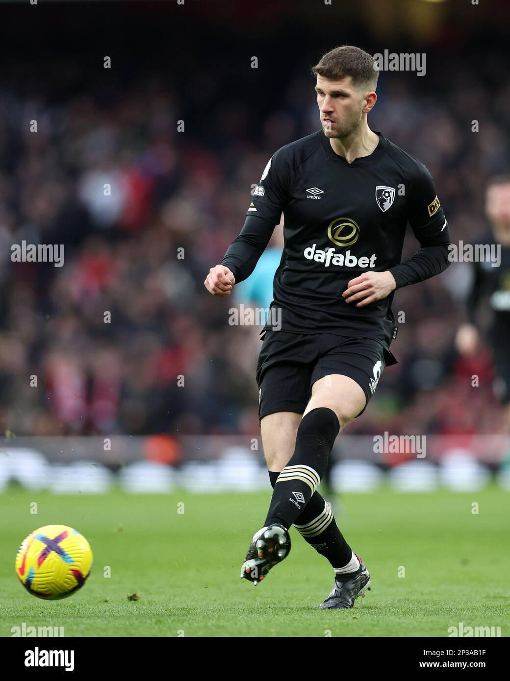 Chris mepham of bournemouth hi-res stock photography and images - Alamy