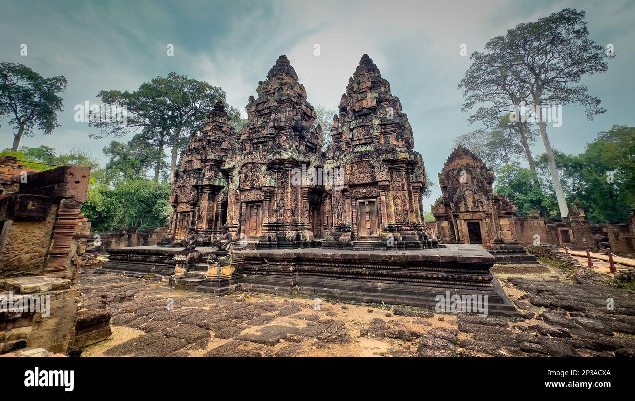 The inner compund of the elaborate 10th century Banteay Srey temple ...