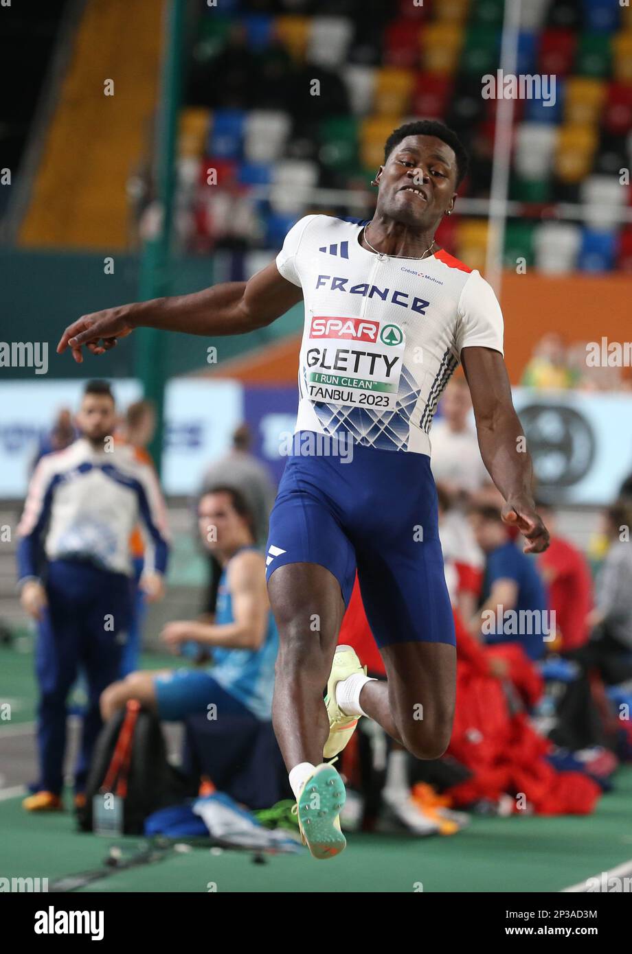 Long jump for men hi-res stock photography and images - Alamy