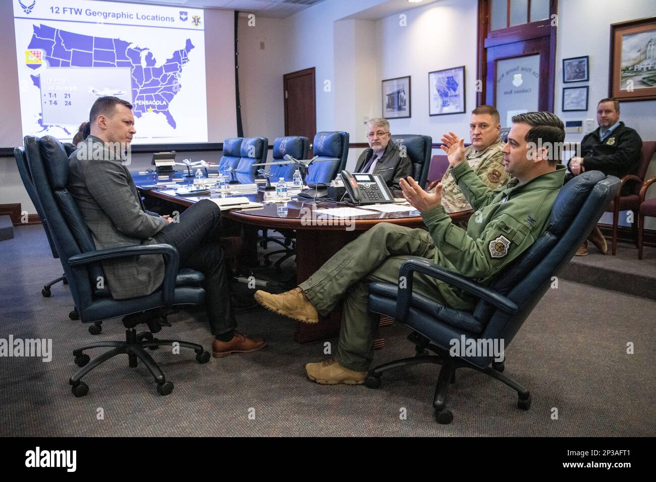 Left right ferrell hi-res stock photography and images - Alamy