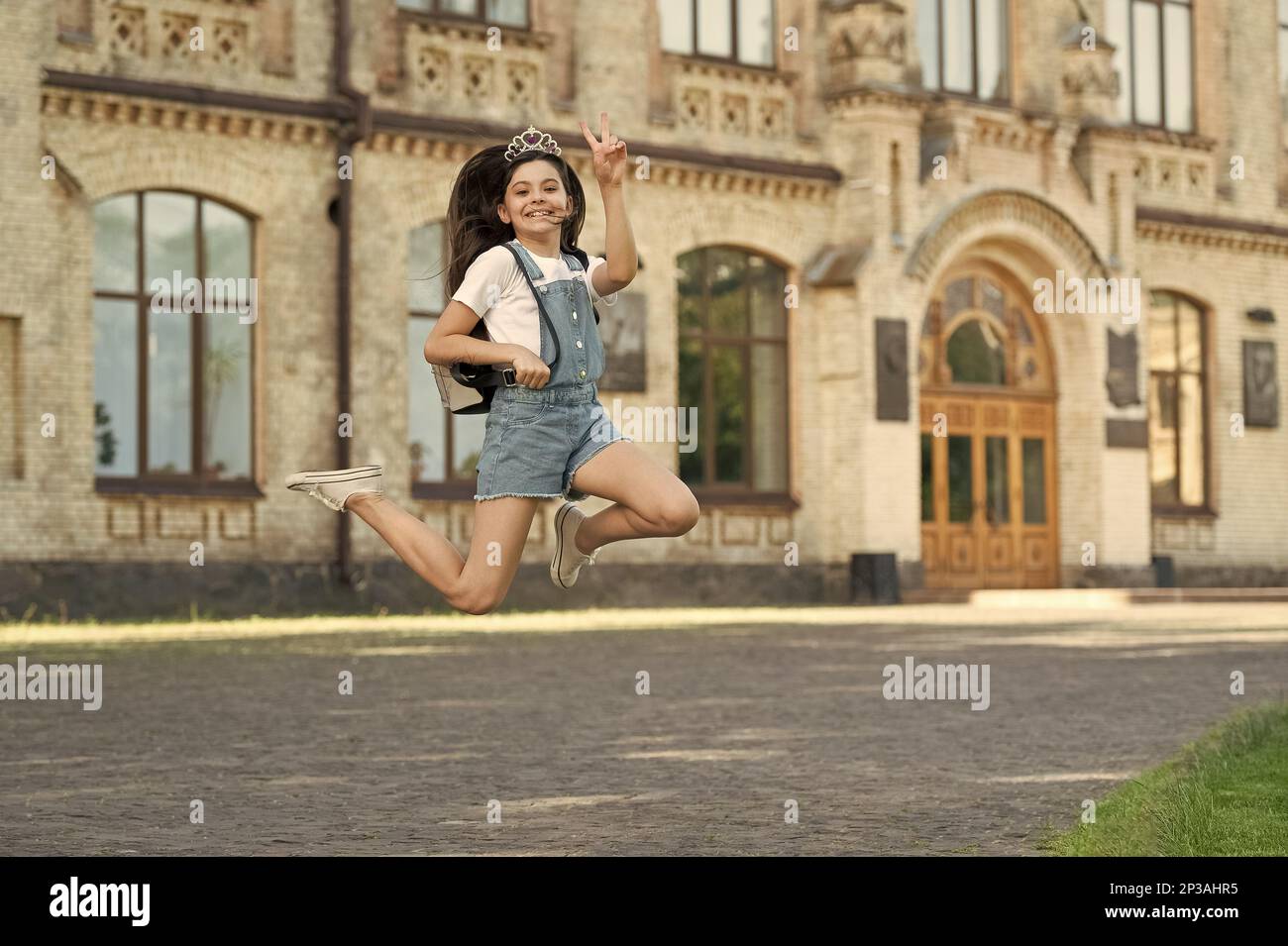 positive teen kid jump. energetic teen girl jump outdoor. free teen ...