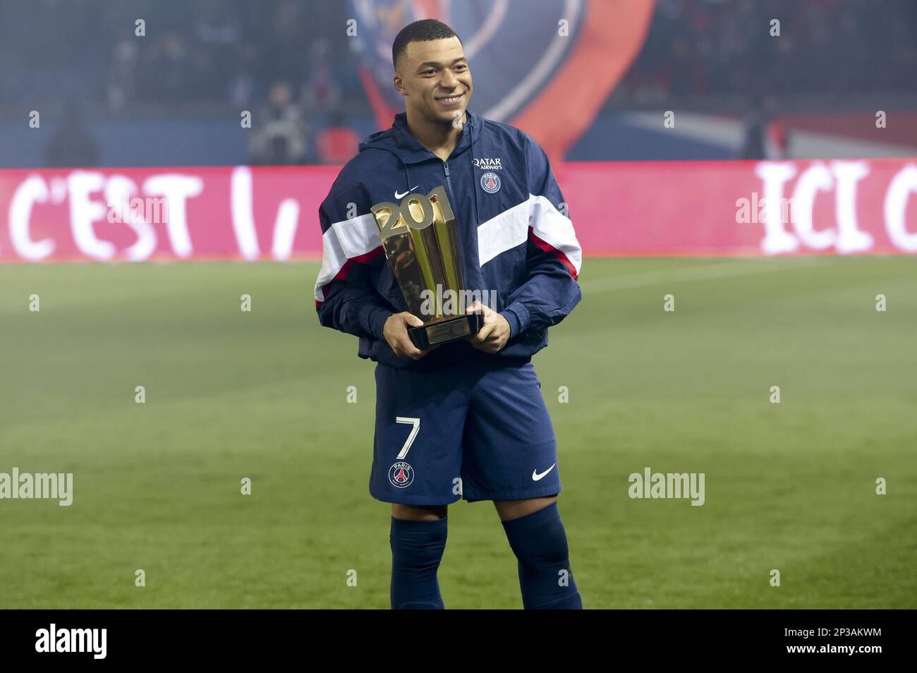 Kylian mbappe psg celebrating hi-res stock photography and images - Alamy