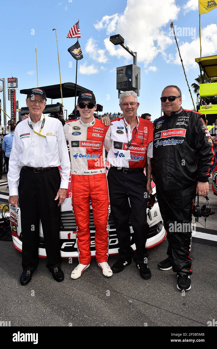 (L-R) Glen Wood, Ryan Blaney, Leonard Wood and Jeremy Bullins pose for ...