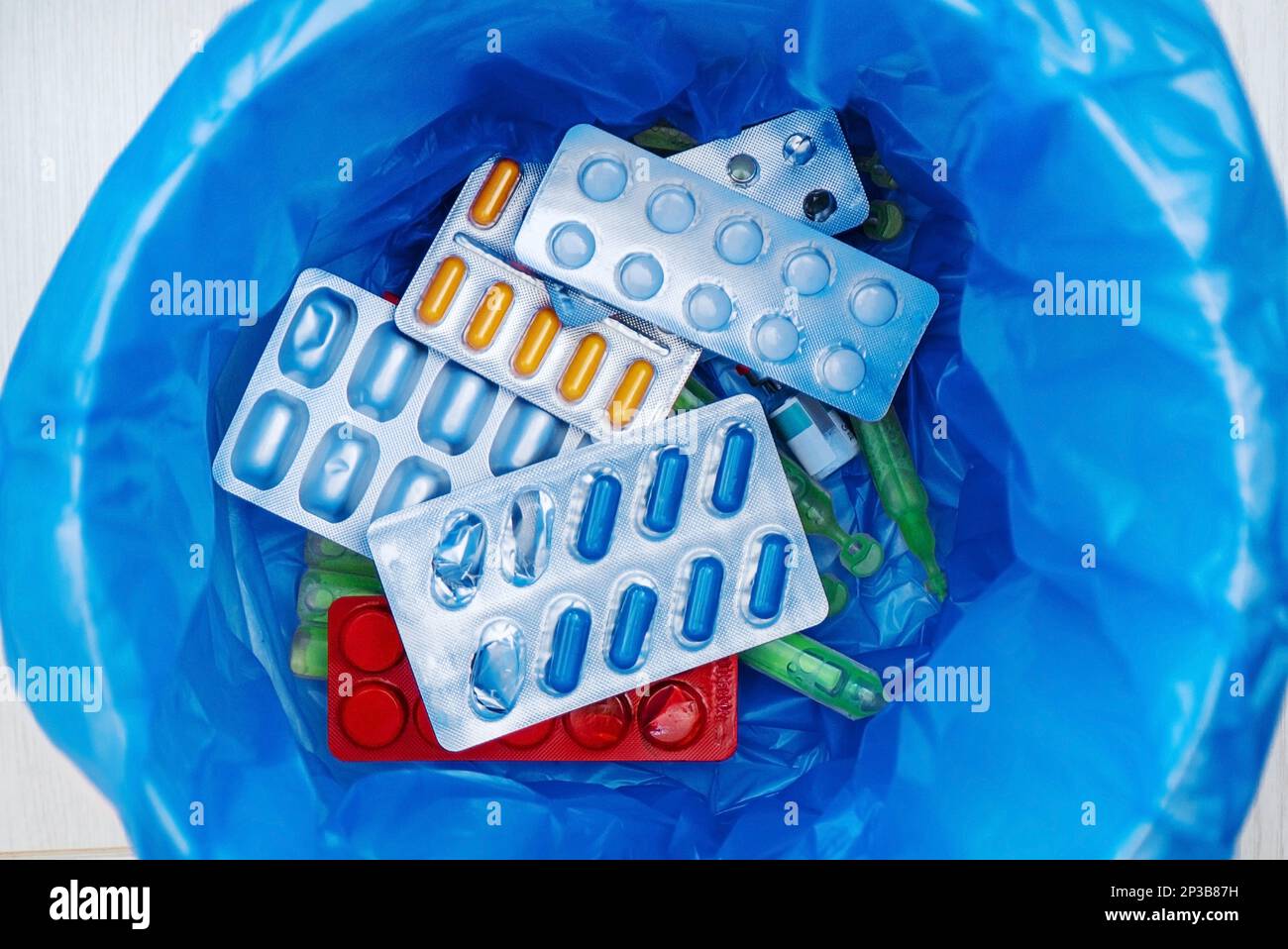 Throw away tablets in hi-res stock photography and images - Alamy