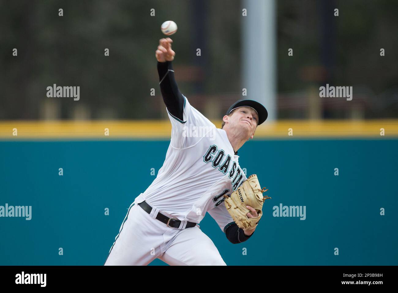 Coastal Carolina Chanticleers starting pitcher Alex Cunningham (18) in ...