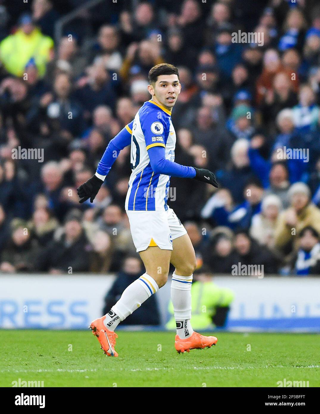 Football julio enciso hi-res stock photography and images - Alamy