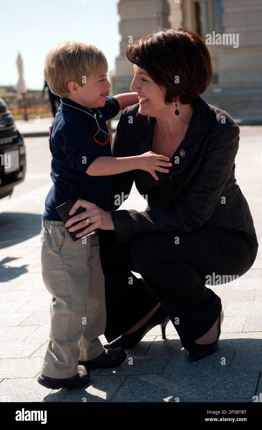 UNITED STATES - MARCH 29: Rep. Cathy McMorris Rodgers, R-Wash., greets ...