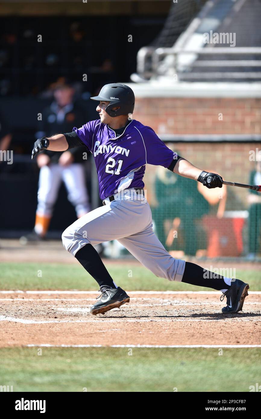 Grand Canyon Antelopes third baseman Greg Saenz (21) swings at a pitch ...