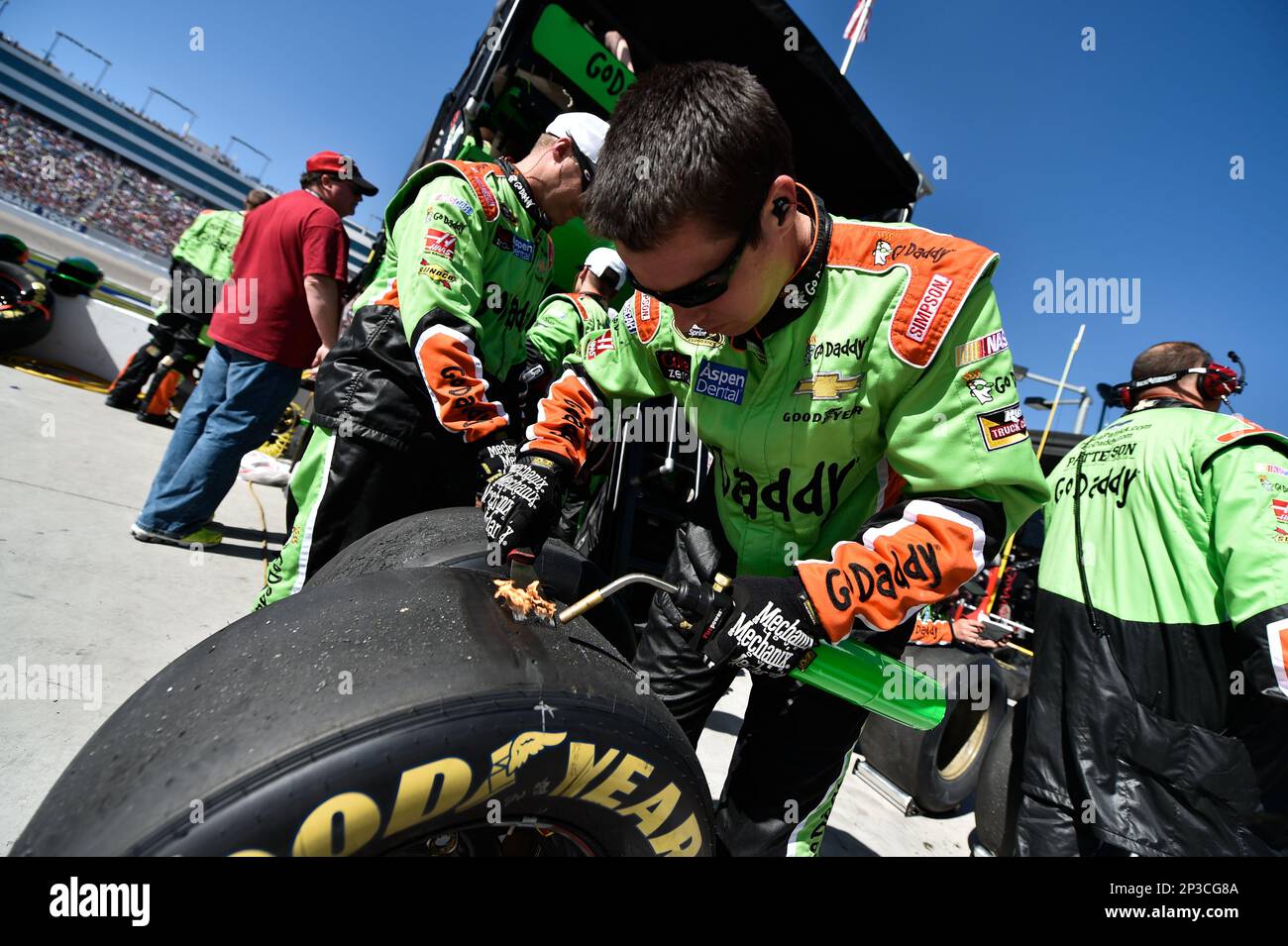 March 8, 2015 - A pit member for Danica Patrick (10) Stewart-Haas ...
