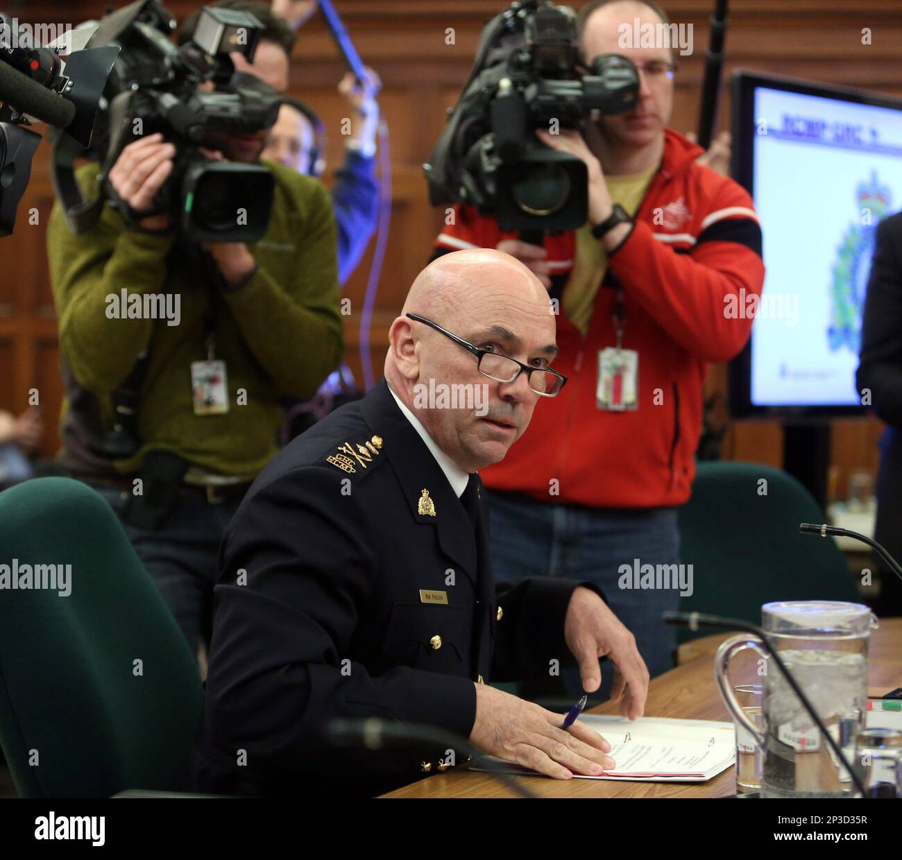 Royal Canadian Mounted Police Commissioner Bob Paulson speaks, Friday ...
