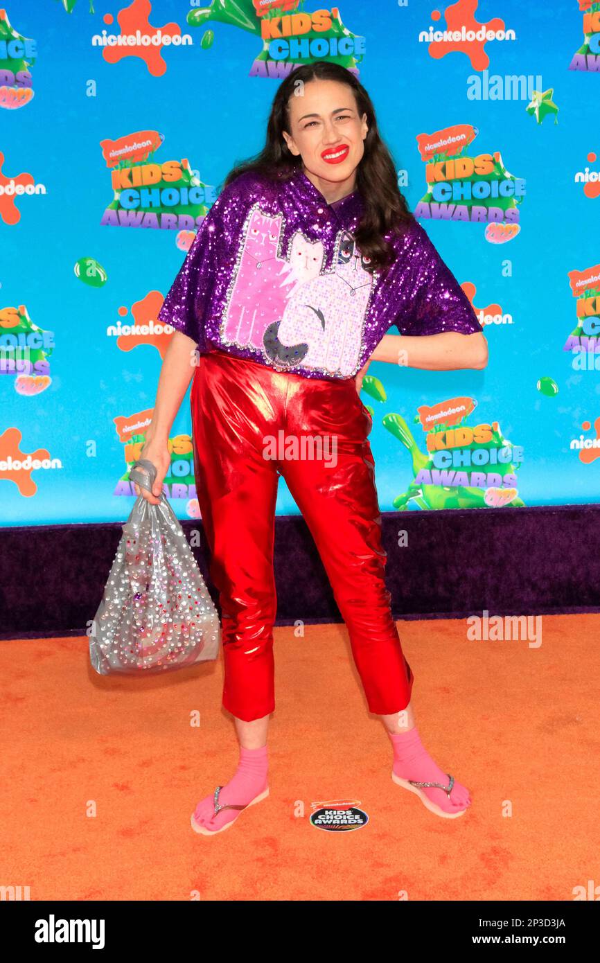 Colleen Ballinger arrives at Nickeodeon's Kids' Choice Awards 2023 at ...