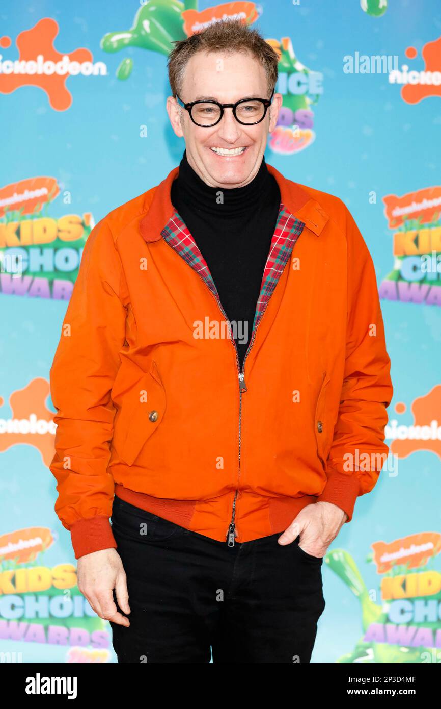 Tom Kenny arrives at Nickeodeon's Kids' Choice Awards 2023 at Microsoft Theatre Los Angeles, USA ...